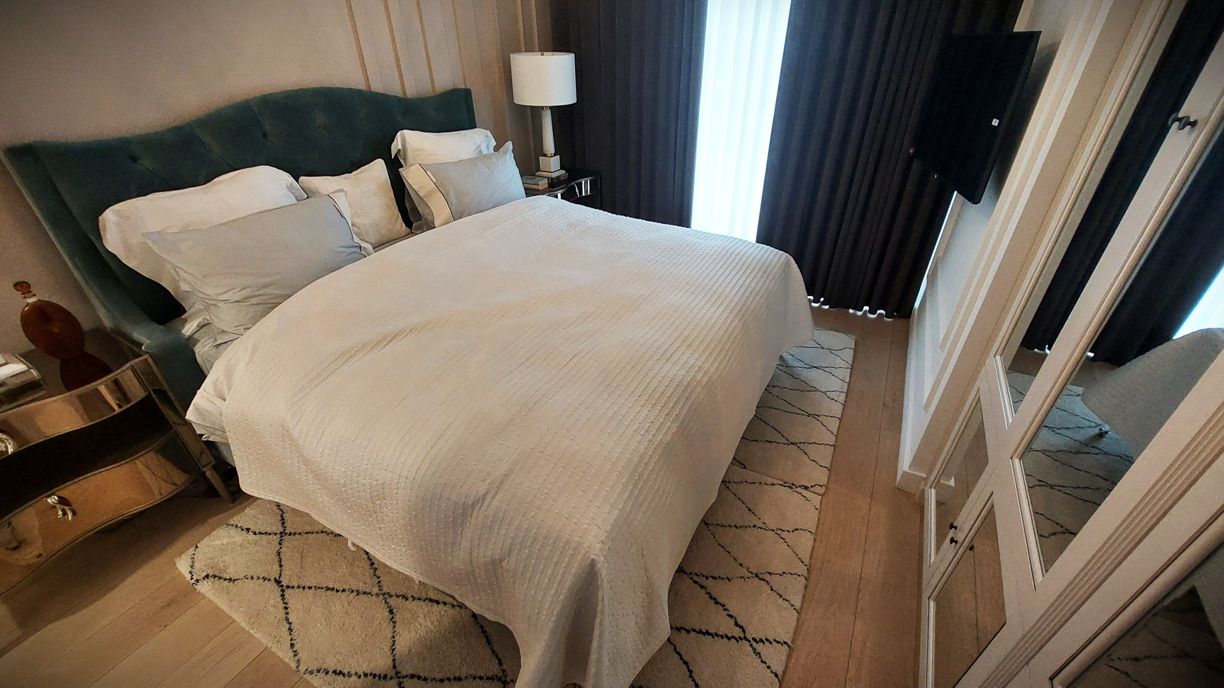 GALERIE FOTO | Cum arată un apartament nou cu trei camere de 170.000 de ...