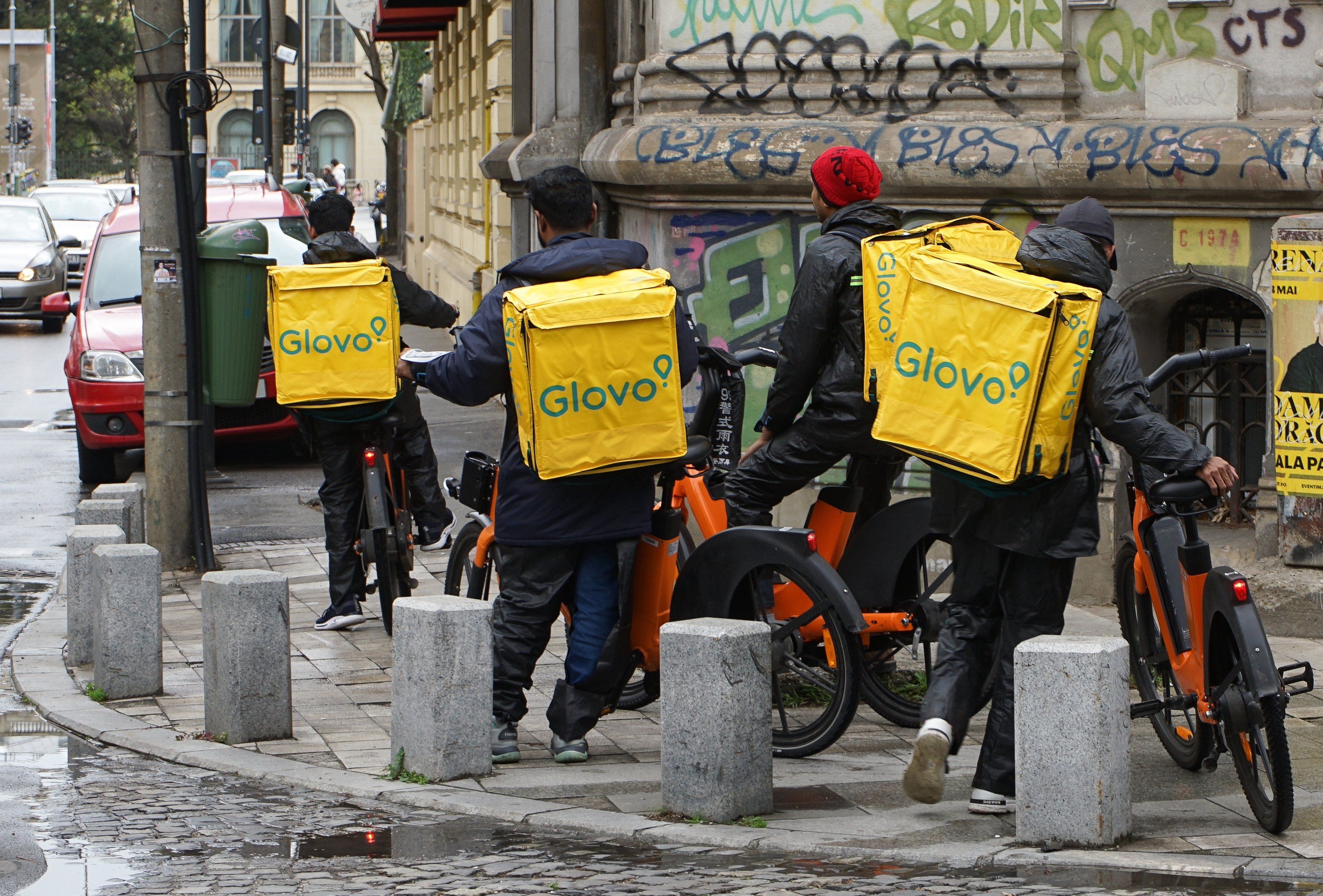 De acum poți să plătești la Glovo cu bonuri de masă Edenred