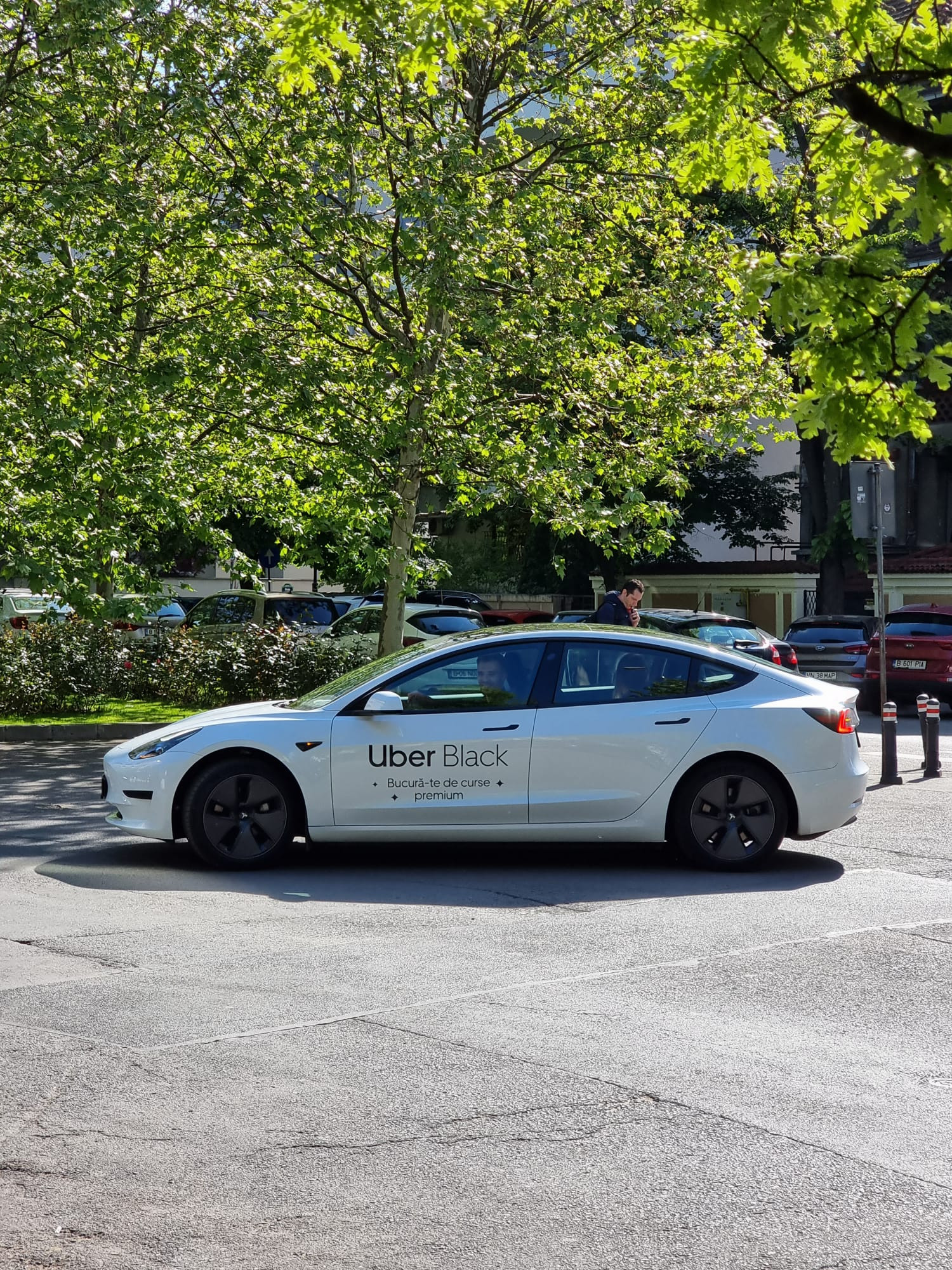Uber lansează și în România serviciul cu mașini de lux Uber Black – cum ...