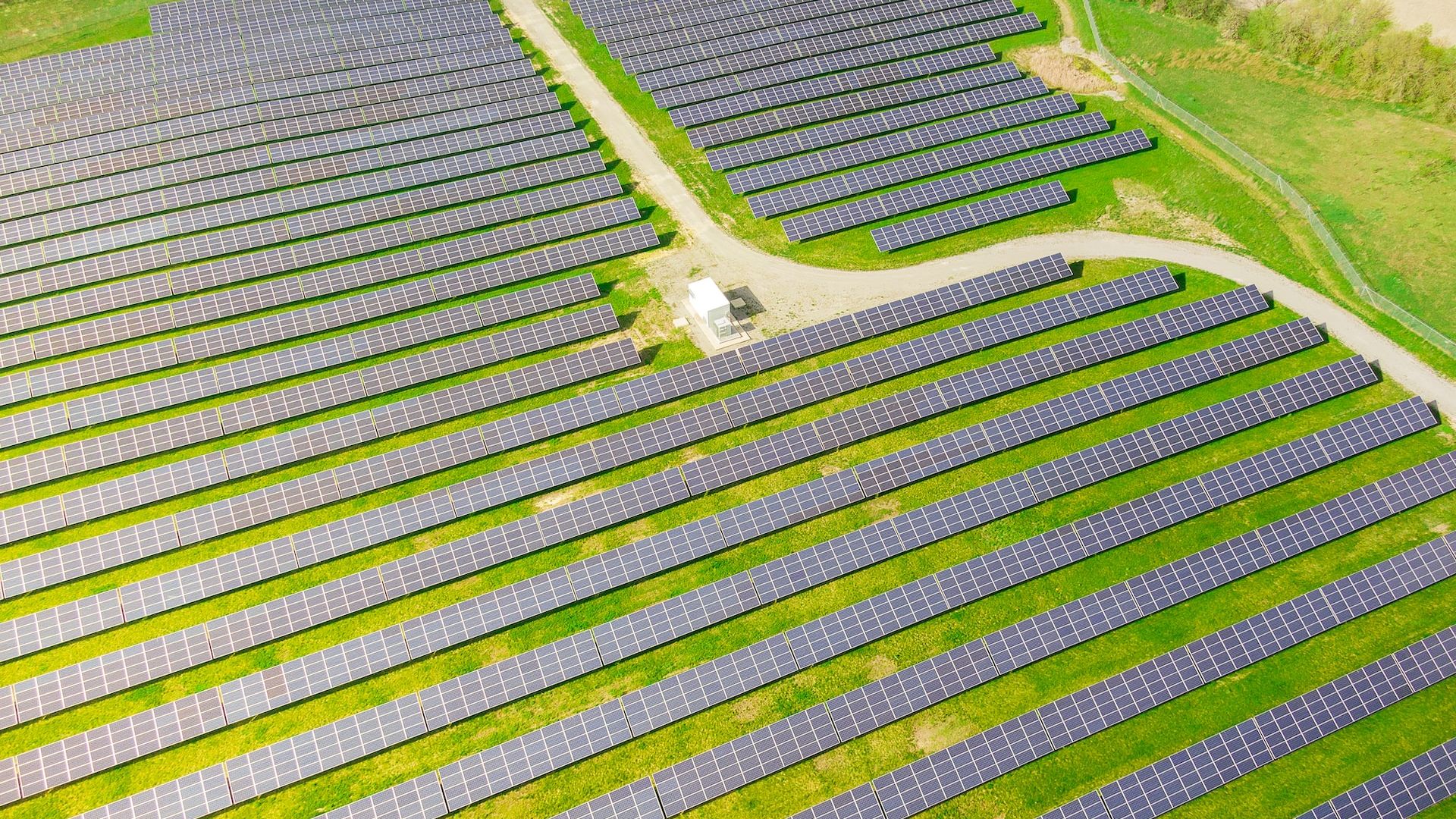 Legislația privind autorizarea construirii proiectelor solare și ...
