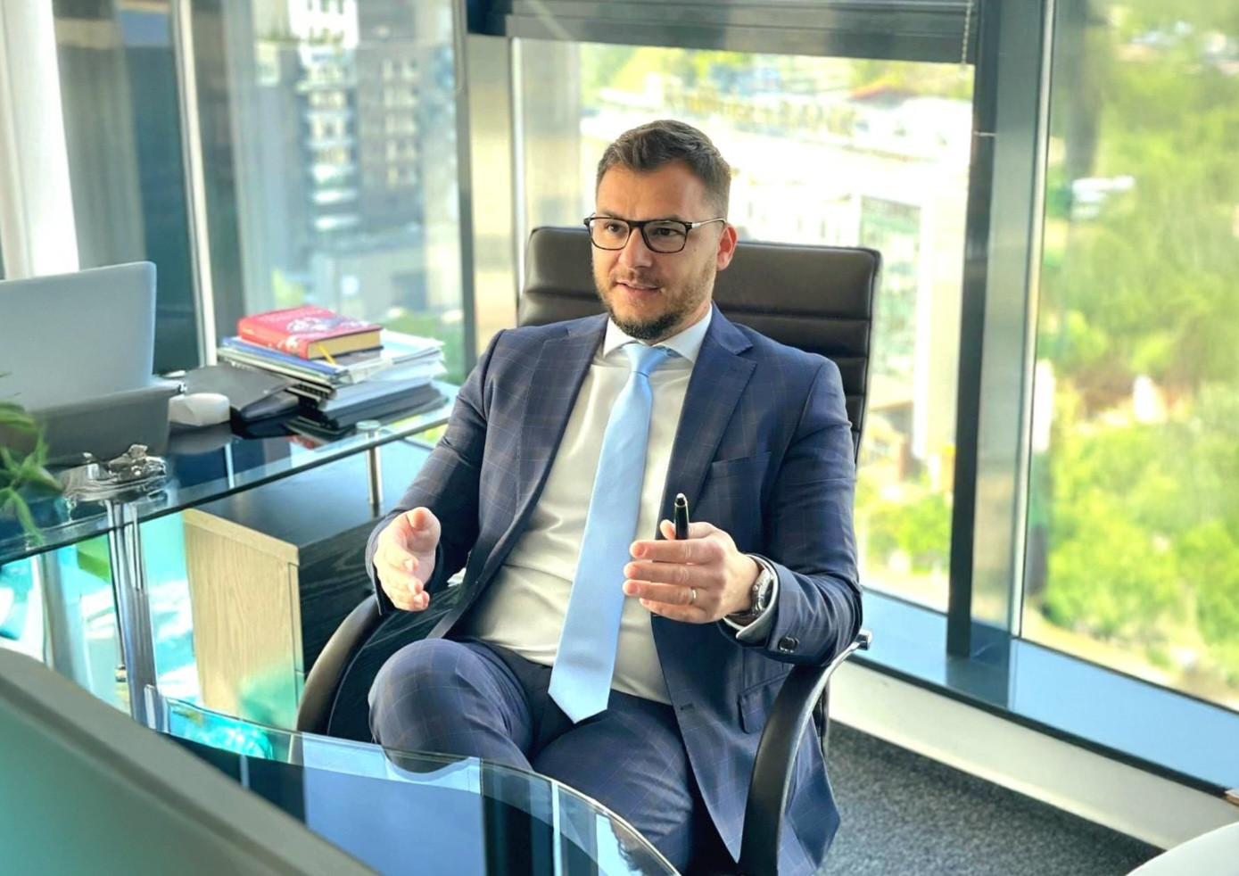 Cine este Ciprian Osiac, CEO-ul de 38 de ani, care conduce ABC ...