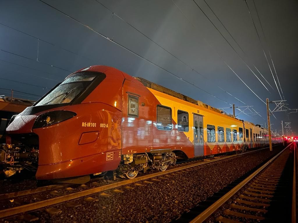 Rama electrică ALSTOM, primul tren nou cumpărat de România de 20 de ani ...