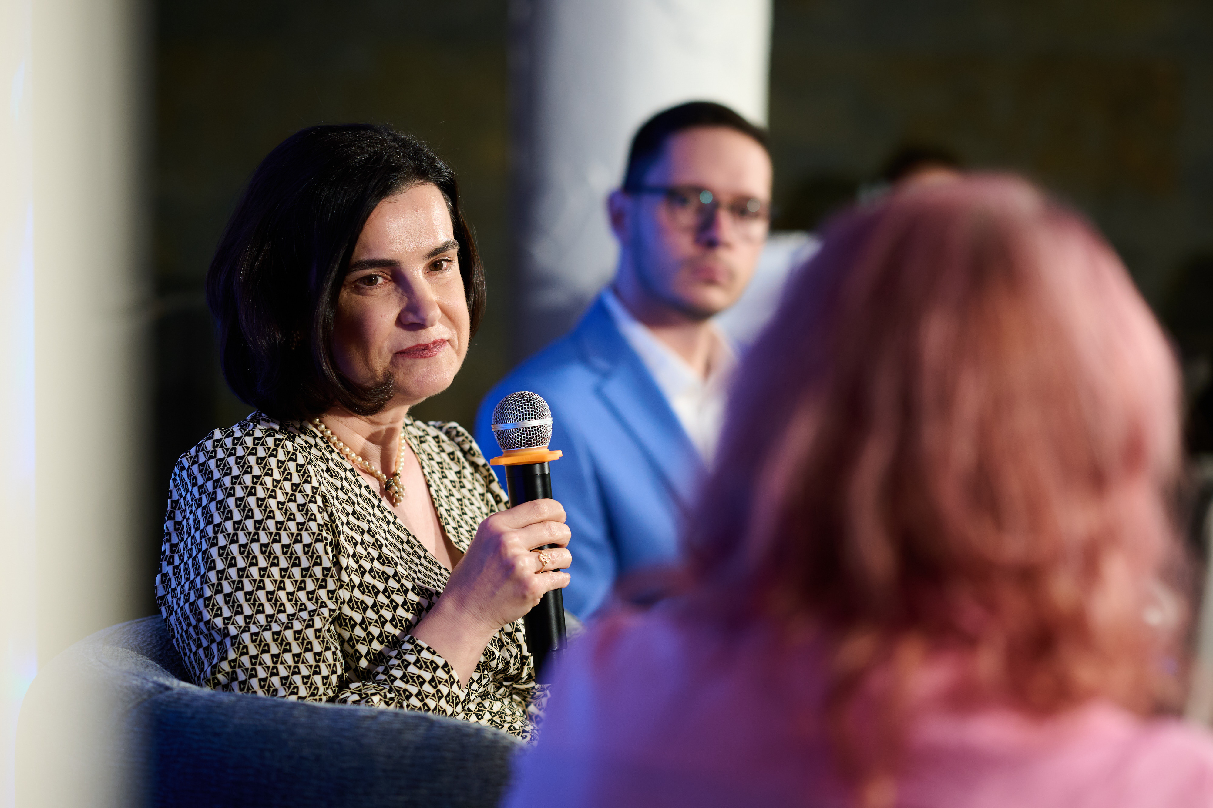 O lecție de leadership de la Mihaela Bîtu, CEO ING. Cum urmărești ...