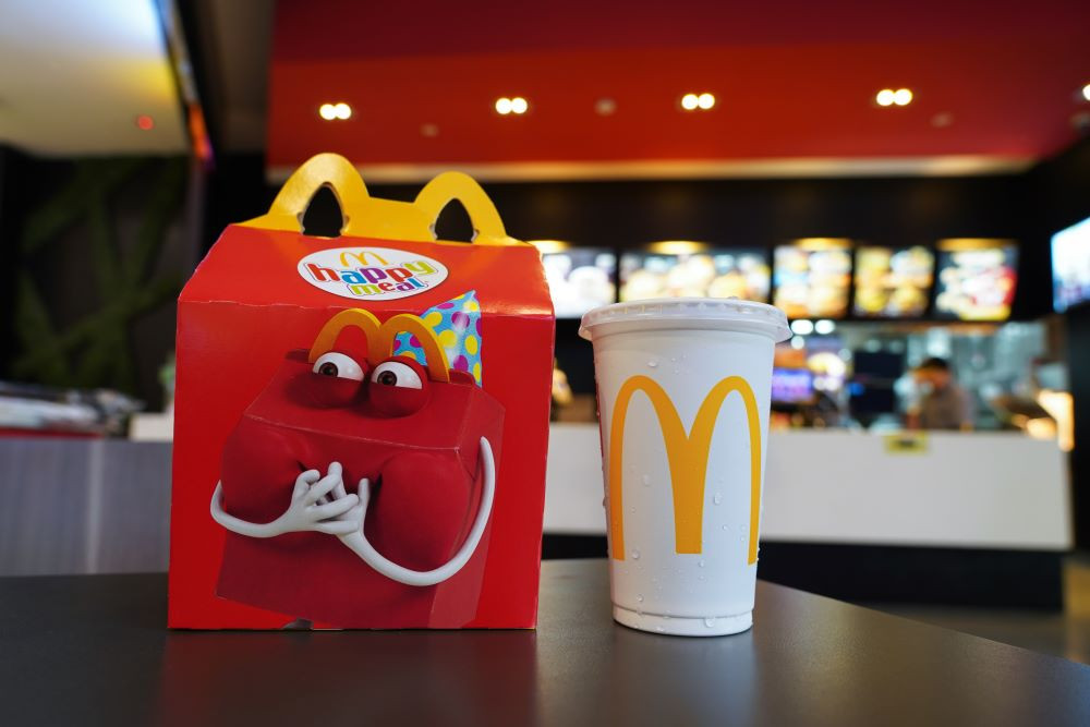 Happy Meal pentru adulți? Ce conține cel mai nou meniu lansat de McDonald’s