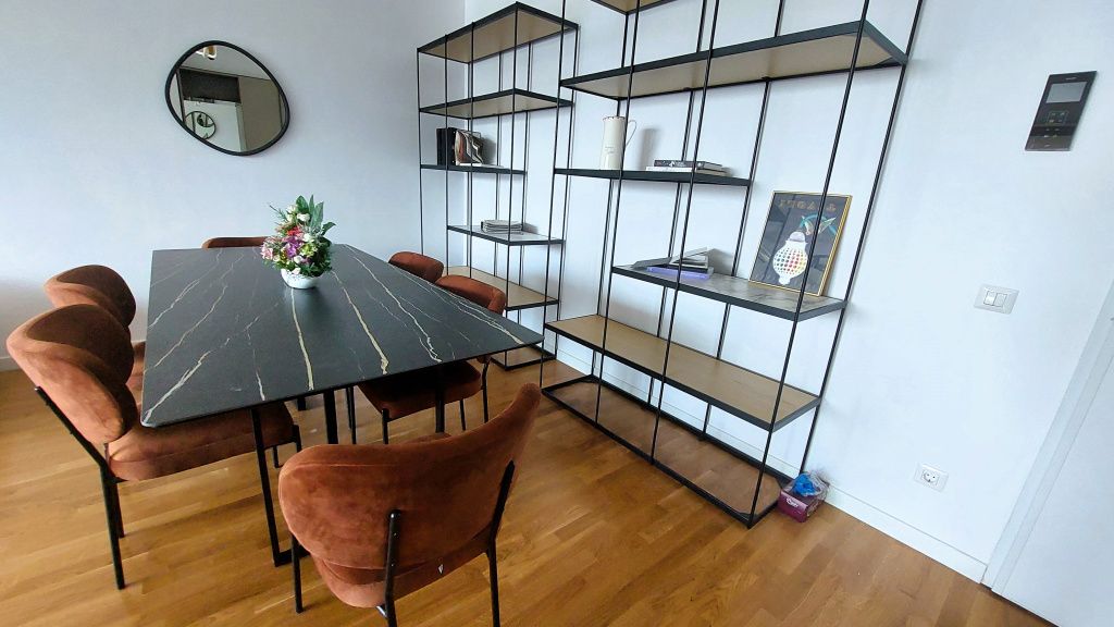 Cum arată un apartament nou cu două camere de 225.000 euro din centru ...