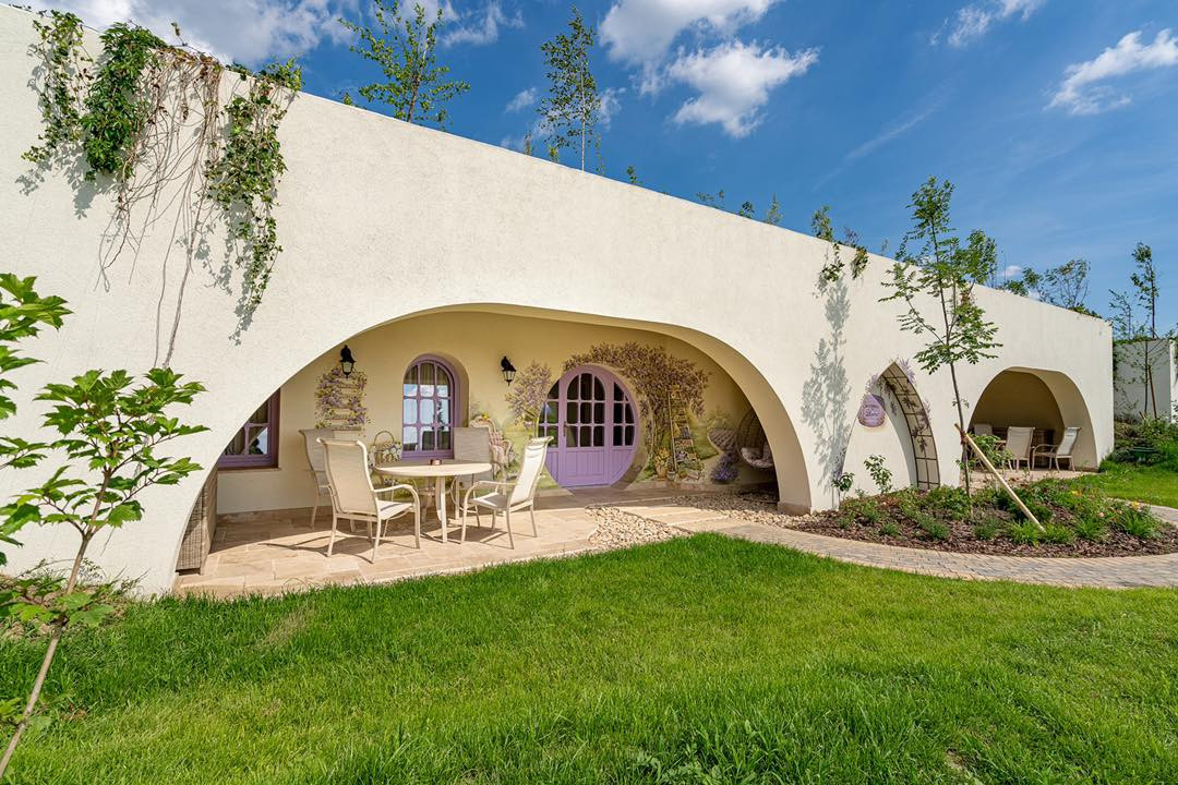 GALERIE FOTO | Bungalouri de lux, noile spații de cazare deschise de ...