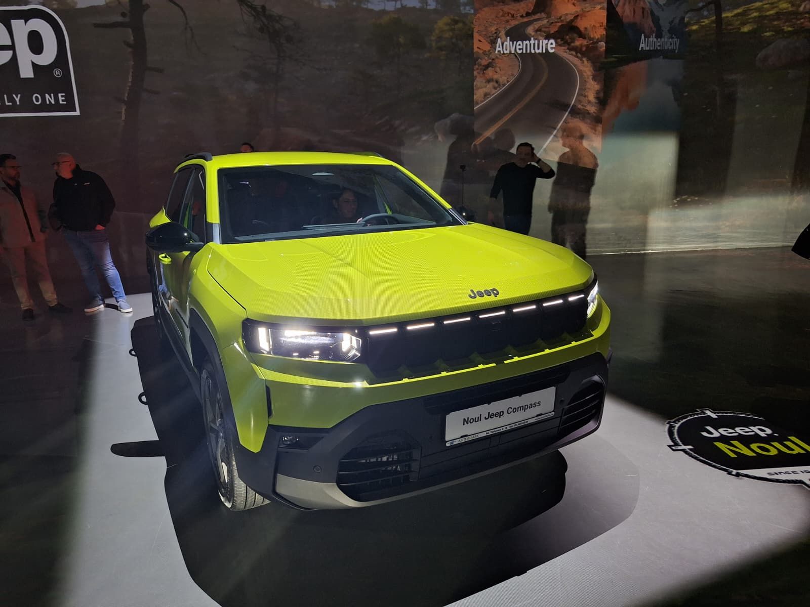 FOTO | Noul Jeep Compass, lansat în România. Cât costă versiunile ...