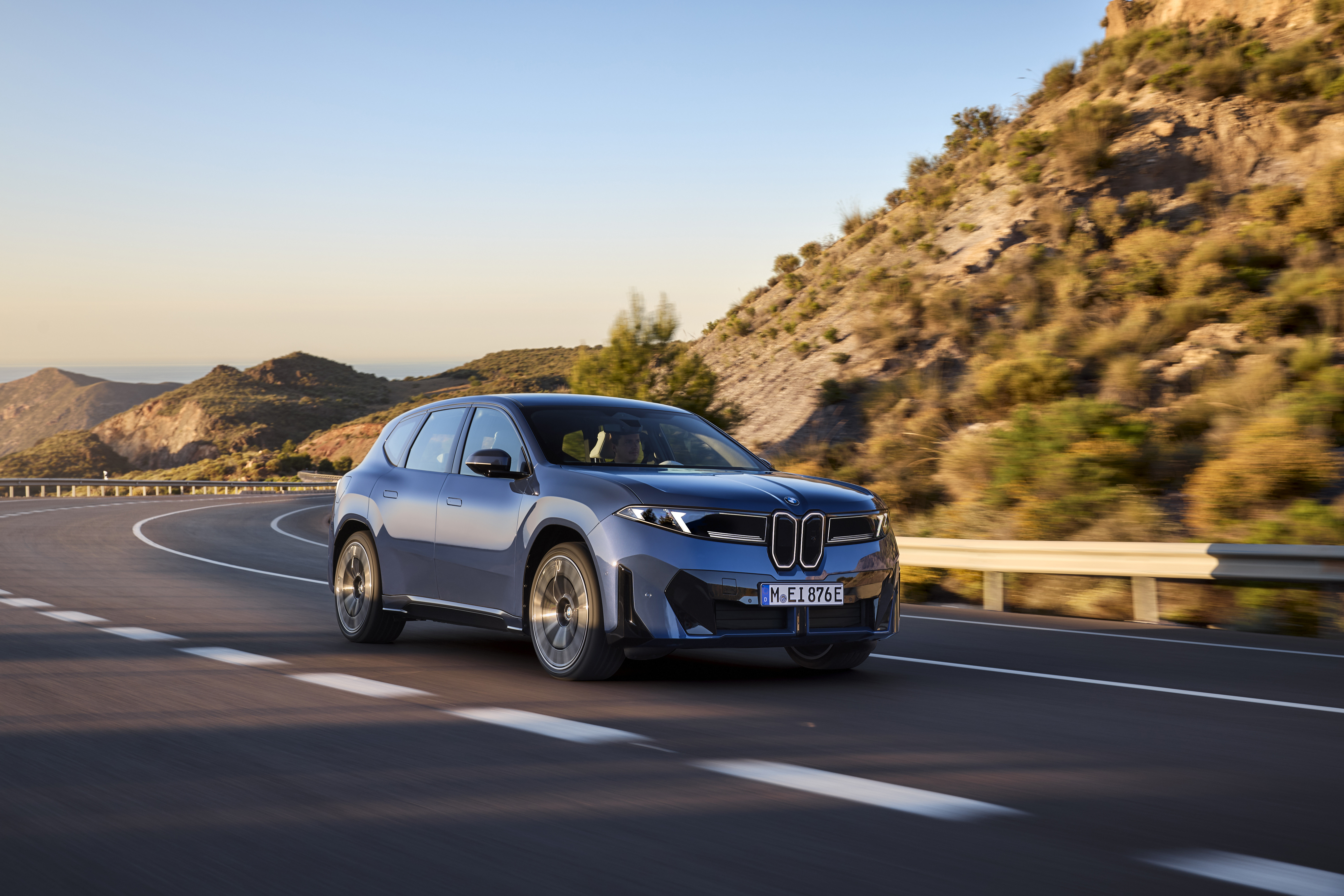 BMW iX3 este primul model din gama Neue Klasse. Care sunt secretele SUV ...